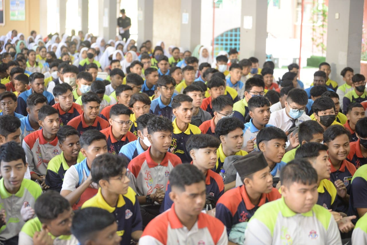Taklimat Haluan Kerjaya SMK Tanjung Rambutan - Pusat Aspirasi Anak Perak
